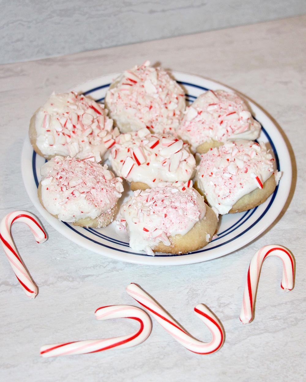 Peppermint Melt Cookies for Christmas | Sparkles and Shoes